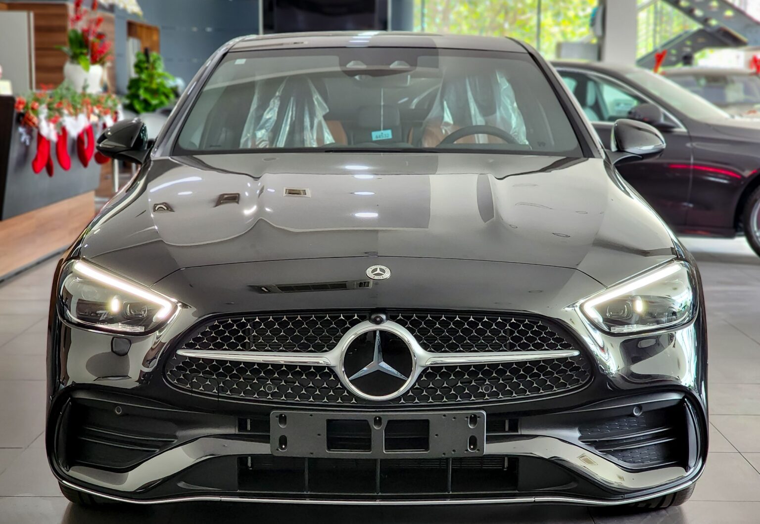 Mercedes C300 AMG | Giá Xe & Ưu Đãi Mới Nhất Trong 10/2025